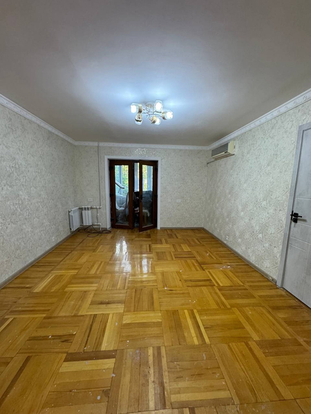 Срочно кирпич 4/2/4 метро Минор ц-5