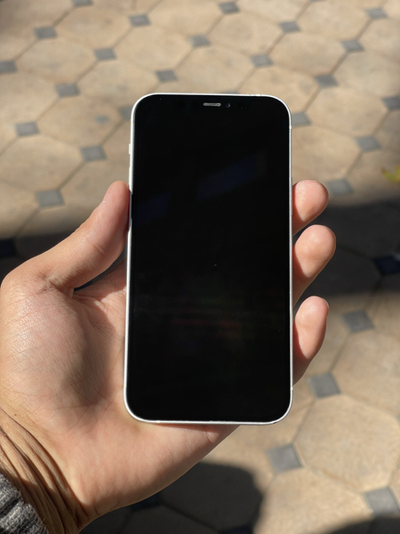 Iphone 12 64gb  karopka bor
