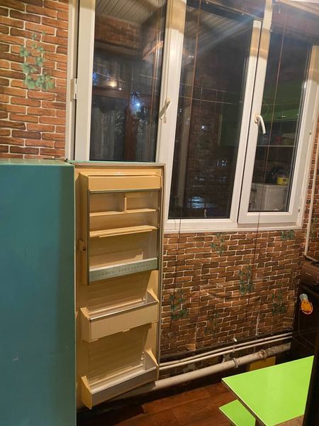 Chilonzor 2 zona 1- etajda uy sotiladi 60.000 dollor