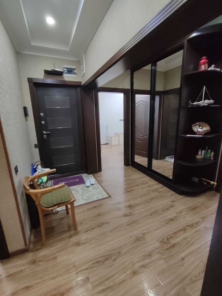 Продам 4х комнатную 95м² в центре