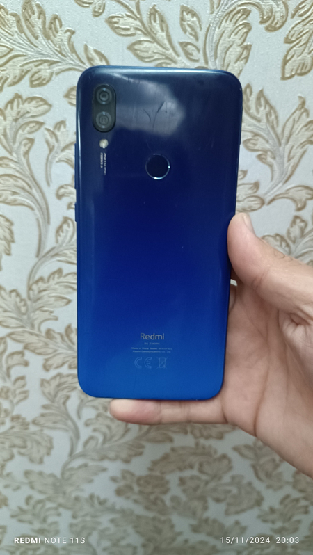 Redmi 7 32gb.  ,