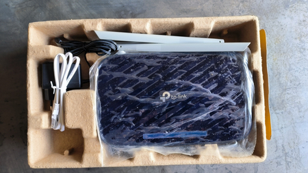 Wi-Fi router sotiladi. 5Gerts bor.