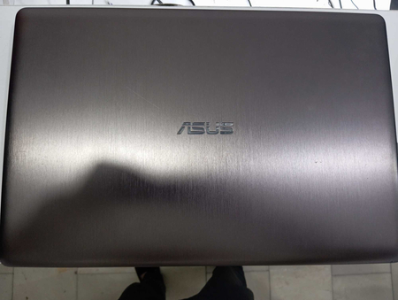 Noutbuk sotiladi Asus i7 ekran 17