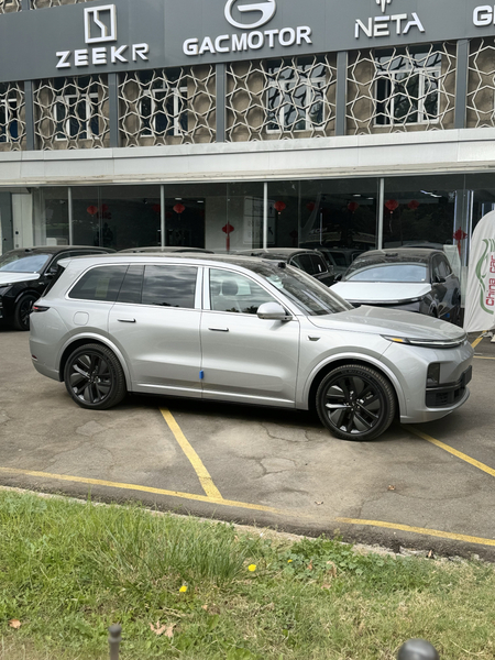 Lixiang l9 ultra nalichida