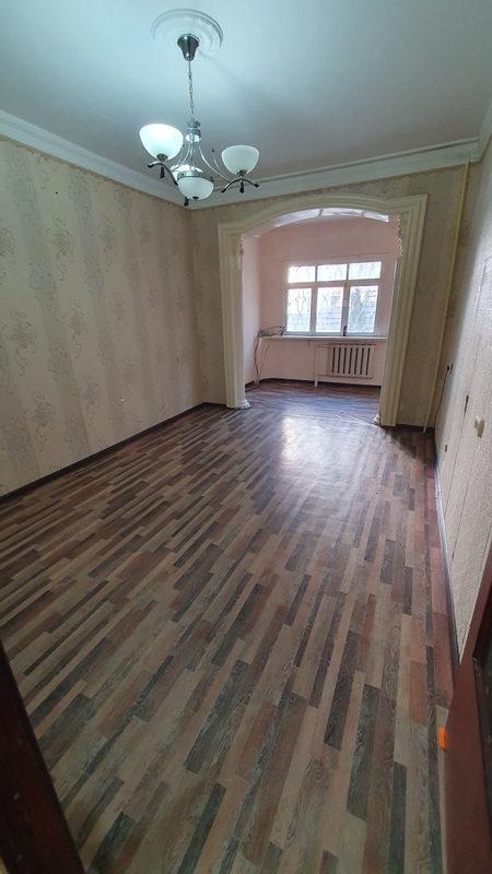 Kvartera sotiladi 1etaj  9bozor yonida