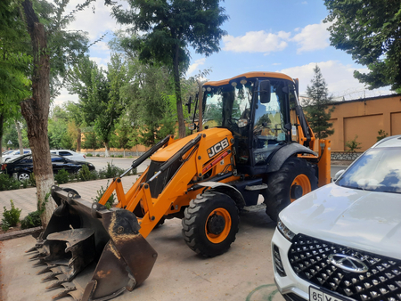 ЖСБ JCB 3СХ сотилади