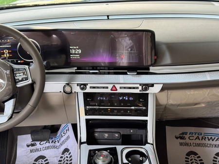 KIA Carnival Hi-Limousine