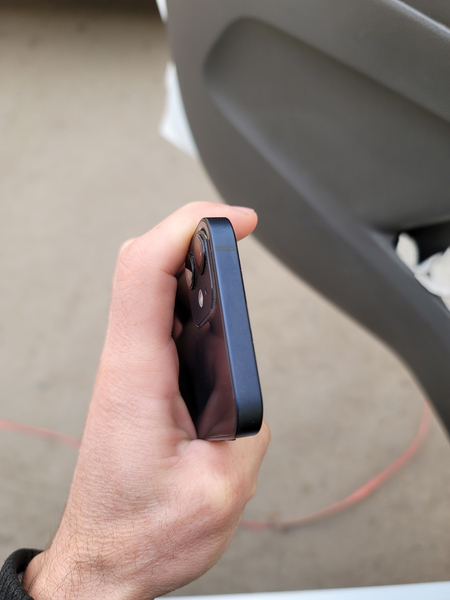 iPhone 12 mini sotiladi 96%
