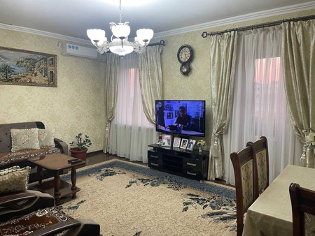 Продаётся 5 комнатная квартира по улице Нукусская.