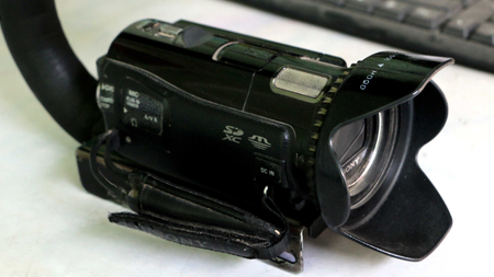 Sony 560 HDR professional kamera sotiladi