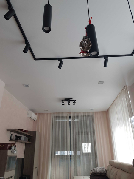 Качественные натяжные потолки.