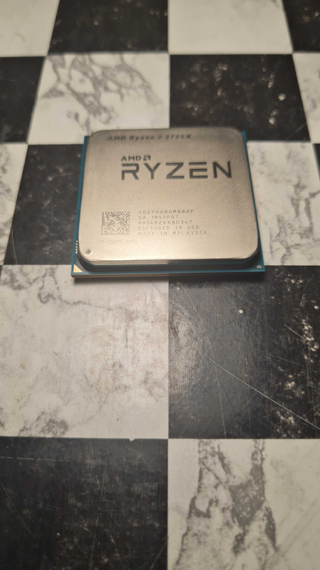 Процессор AMD Ryzen 7 2700X. Box из США. 8 Ядер, 16 Потоков. Сокет AM4