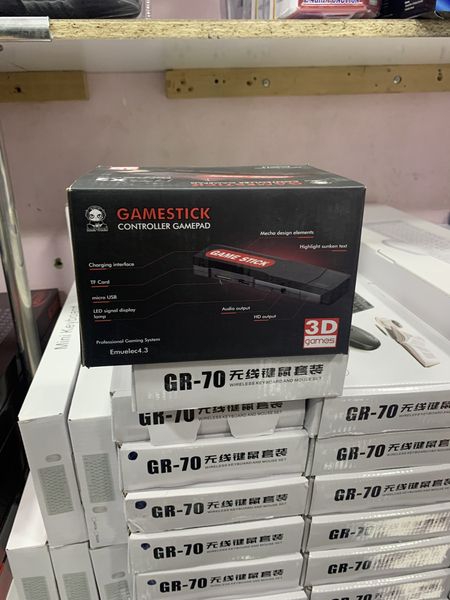 Игровая приставка Game Stick 2x джойстик
