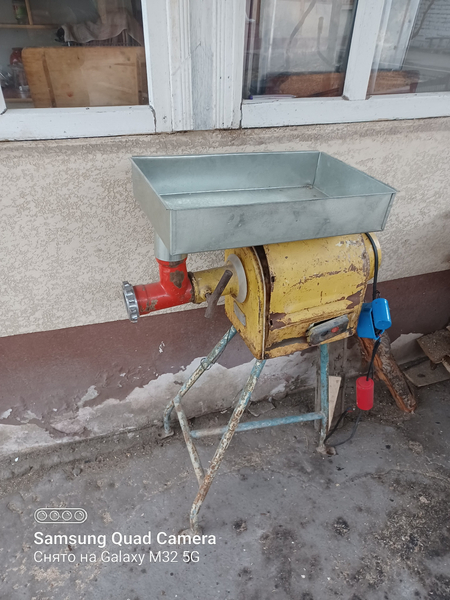 Месарофка сотилади холати уртача лекин матори заводской маргилонда