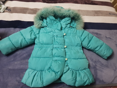 Зимняя куртка для девочек 3-5 лет.