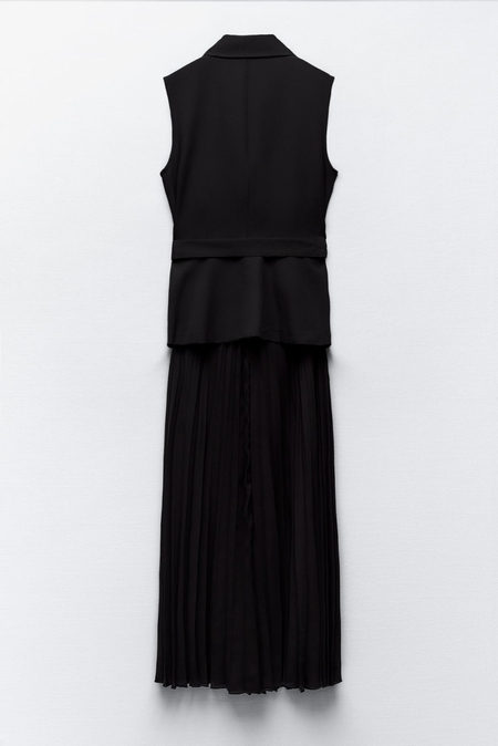Продается платье от ZARA. Идеальное. Новое. В размере s.