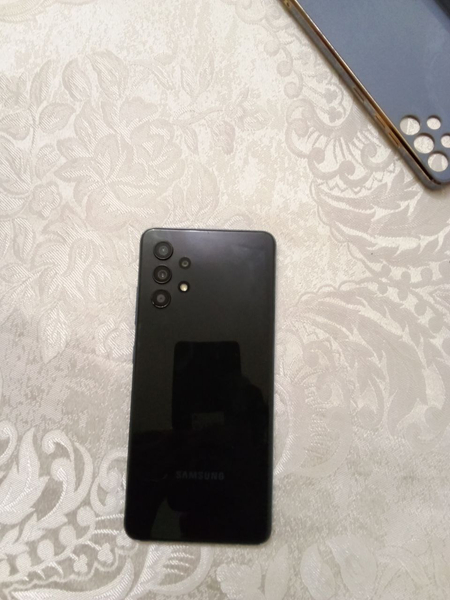 Samsung     A 32