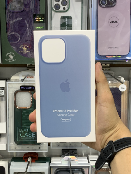 Чехол на iPhone