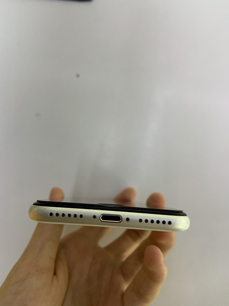 Iphone se йили 2022