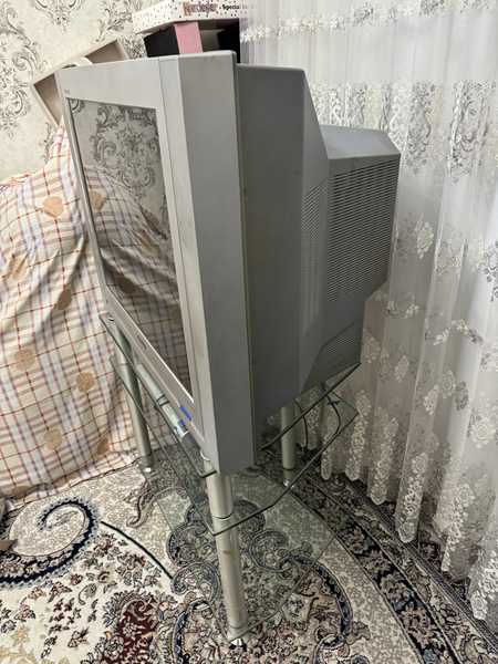 Televizor 82x66 razmer