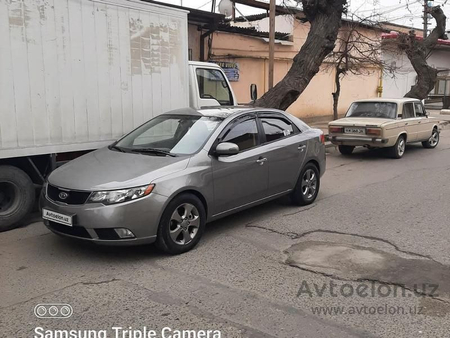Kia forte 2008 yili srochna sotiladi