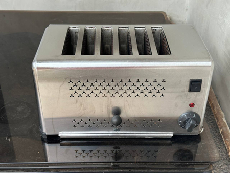 Tostr apparat, samovar va obogrevatel sotiladi