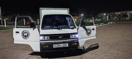 Labo benzinda qarab haydalgan