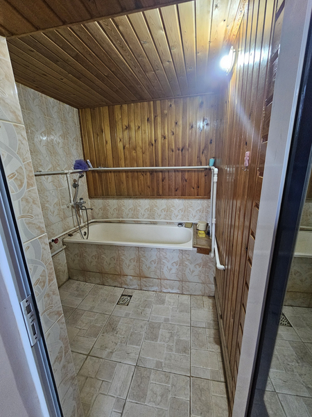 Срочно продаётся  дом участок 4 соток  ор-р Колхоз базар , ПМК