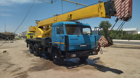 Автокран 2005 йил