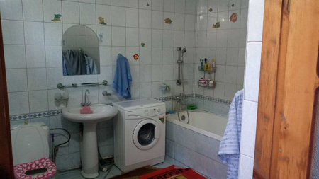 Срочно продаётся 7-сотик 10-х комн участка в Ceргели хонобод