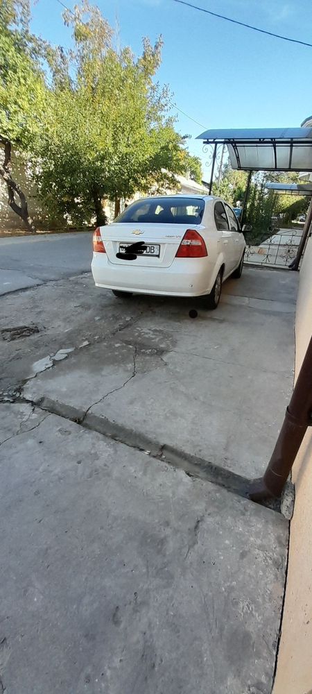 Nexia 3 avtomat sotiladi