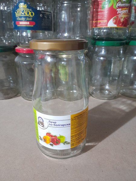 Стеклянные банки, в хорошем состоянии