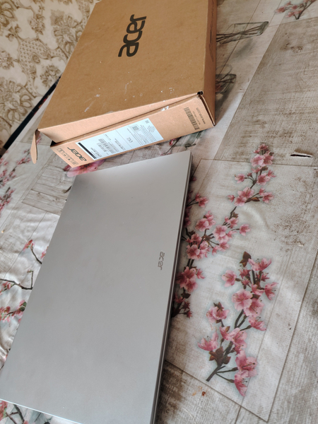 Acer aspire i5 8/256 (HOLAT 1 OY BOLGAN)