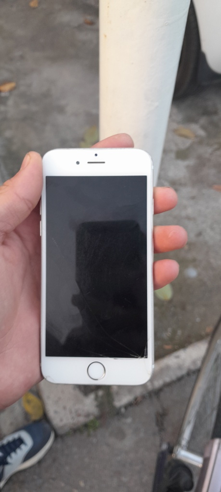 IPhone 6 сотилади