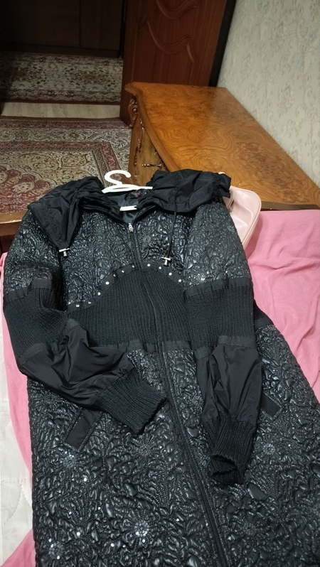 Черный женский плащ