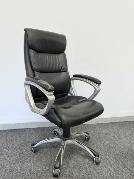 Ofis kireslosi sotuvga qo\\\'yildi kelishilgan narxda