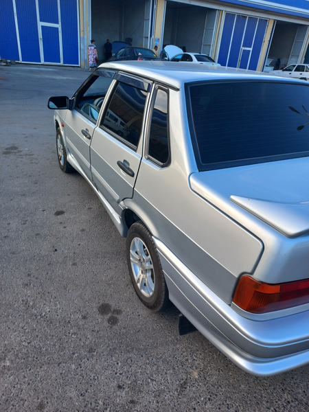 Lada 2115 sotiladi