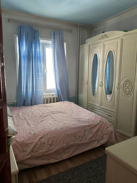 Продаётся 5-ти комнатная квартира в Сергели 8а