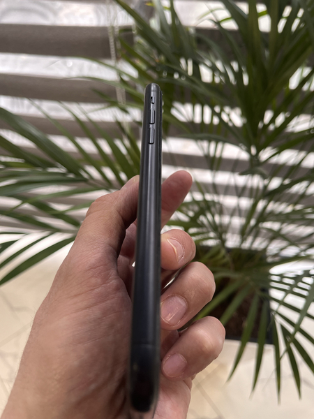 Продам Iphone XR 64 GB