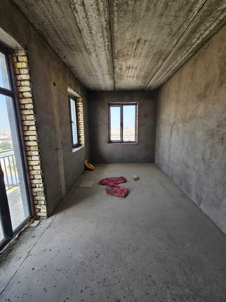 2 xonali 85m² 7-qavat sotiladi.