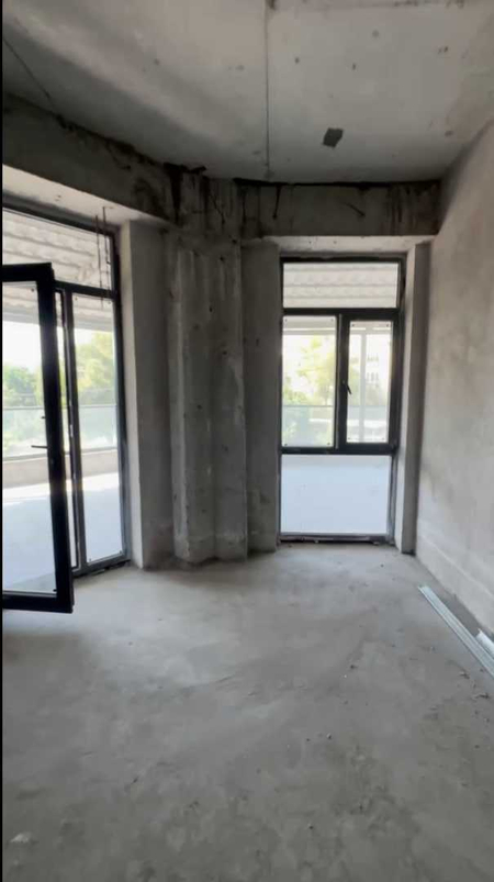 Dream House Gulobod, СРОЧНО! 2 комнатная 72м2 коробка