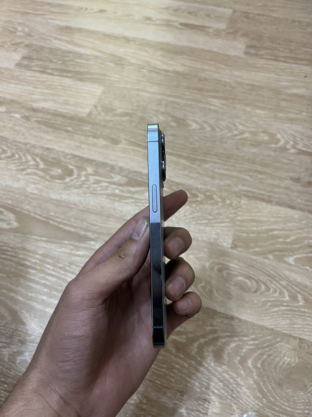 Iphone 13 pro holati ideal.