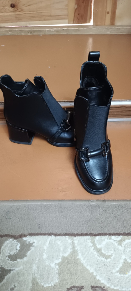 Gucci polsapog tozakojadan yengi 1marta kiyilgan. 37 razmer