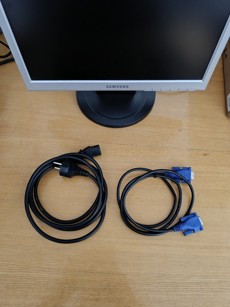 Продам монитор Samsung SyncMaster 720n диагональ 17' квадратный