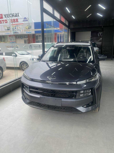 JAC JS6  этиборингиз марказида