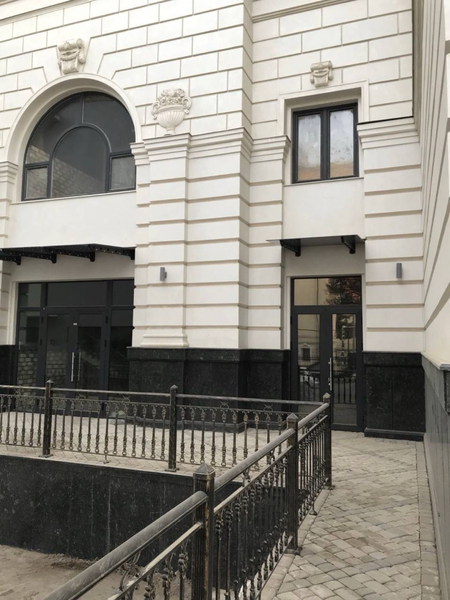 Комерческое помешение под новостройкой 318м2