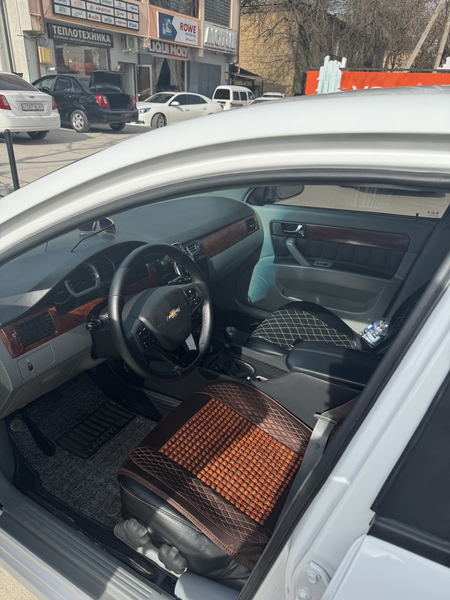 Автомобил лассети