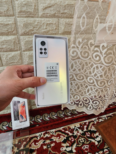 Srochno Redmi Note 12Pro 256/8g sotiladi