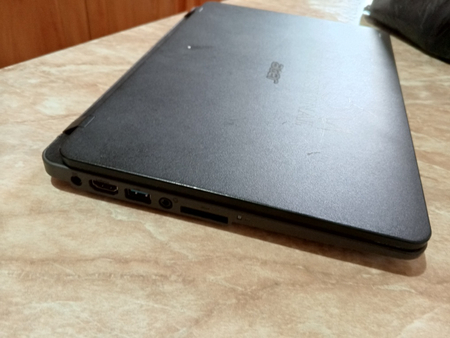 Acer travelmate b117 n16q9