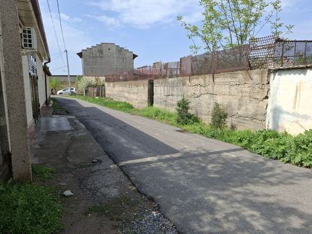 Продаётся или задаётся в аренду земельный участок  10 соток гЧирчик